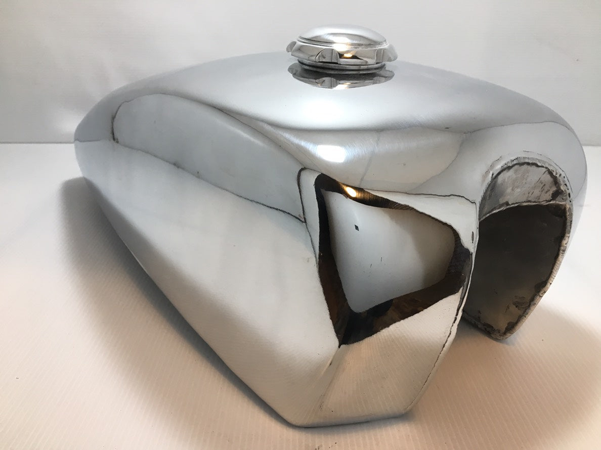 KM-TRG-019 Triumph Kohaku Flat Track Tank – Moto Kustoms